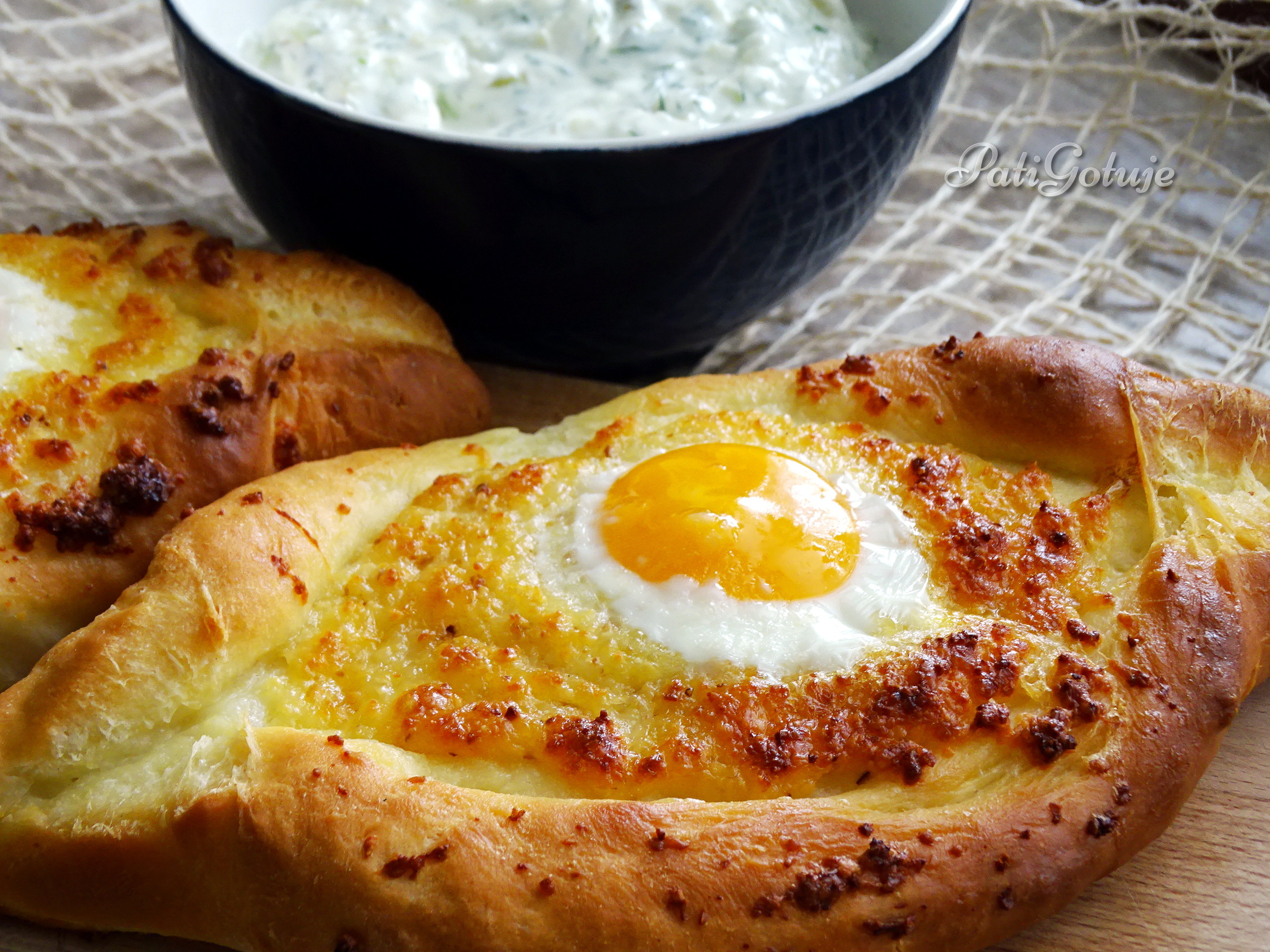 Chaczapuri adżarskie